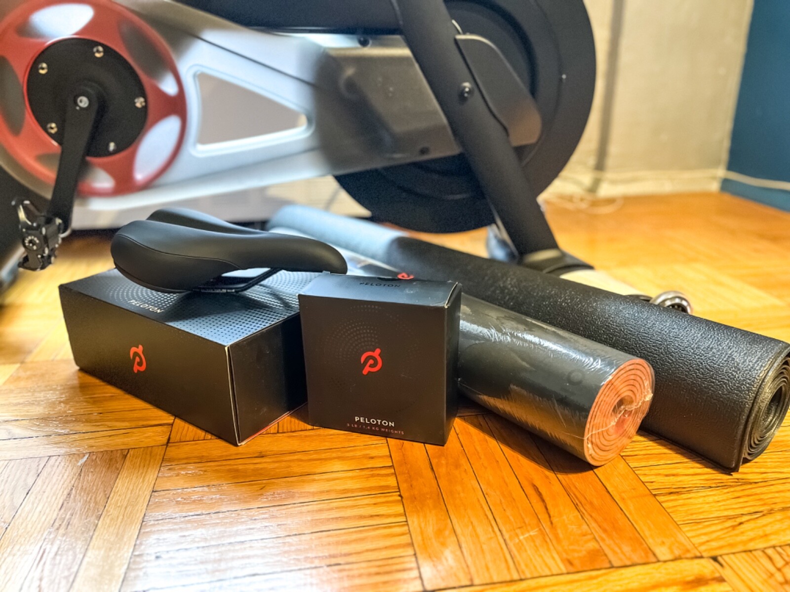 Barely Used Peloton Bike (Premier Package) PICK UP ONLY (3year Warranty ...