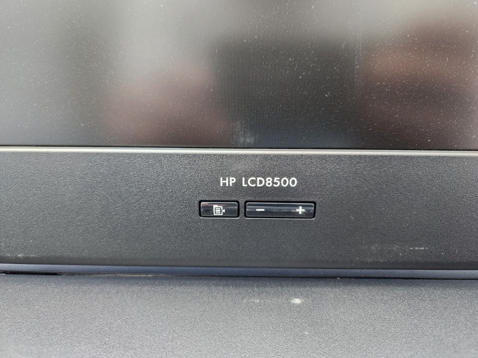 HPE LCD8500 1U INTL Rackmount Console Kit 741492-B31 776648-001 AF644A ...