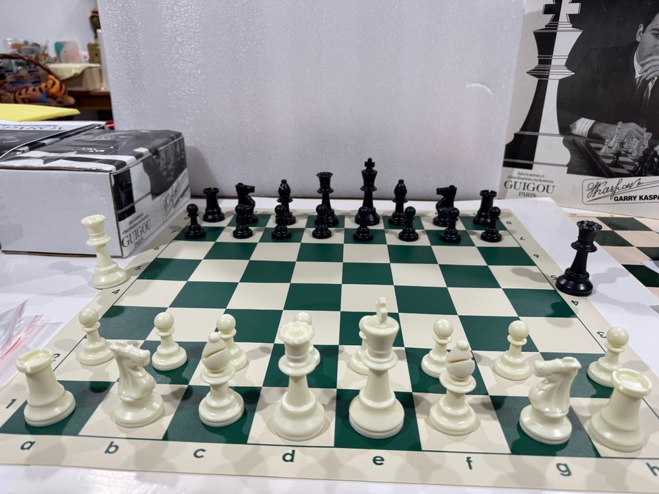 STANDARD CHESS CLUB SET BLACK&WHITE PIECES 3.75" KING USCF AND FIDE ...