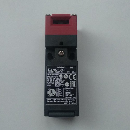 1PC New Omron D4NS-2CF Safety Door Switch D4NS2CF In Box Free Shipping ...