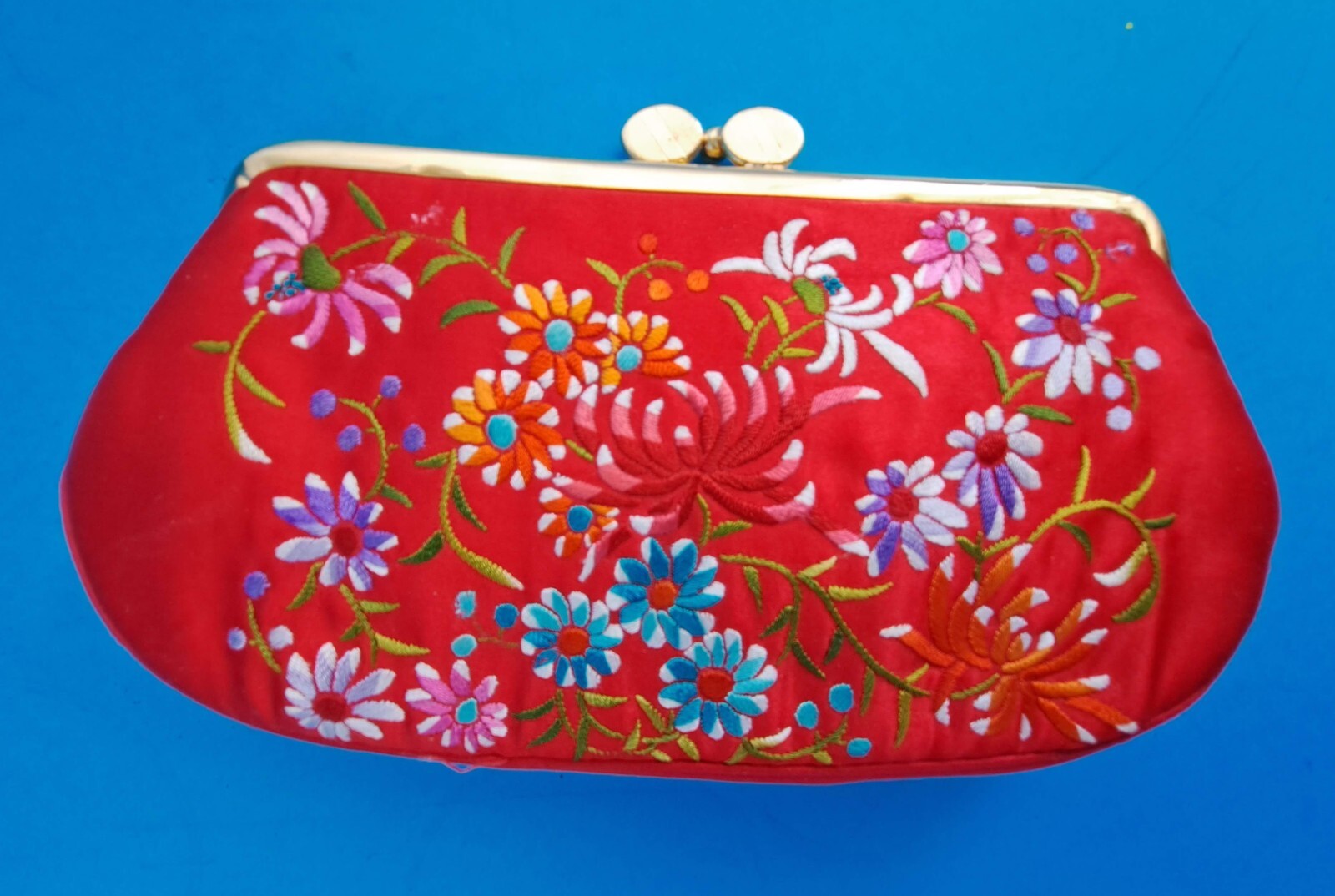 VINTAGE EMBROIDERED CHINESE SATIN CLUTCH PURSE FLORAL… - Gem