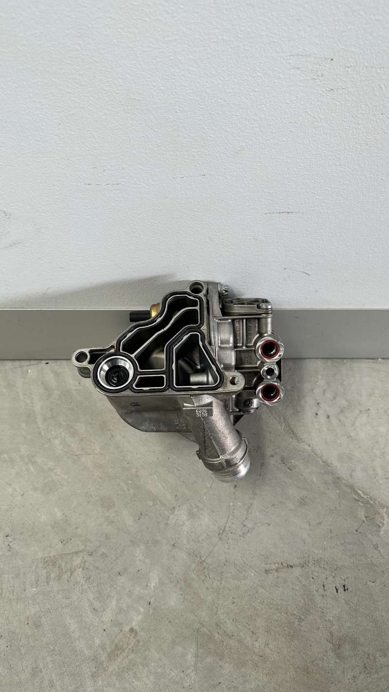 BMW F80 F82 F87 M2 M3 M4 S55 N55 Oil Filter Housing w/ Thermostat ...