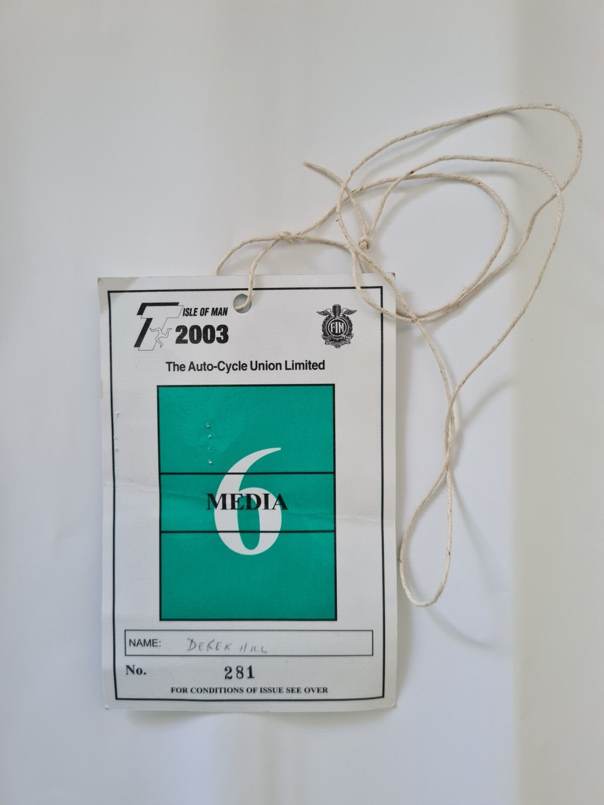 TT ISLE OF MAN 2003 RACE GUIDE SIGNED BY GEOFFREY DUKE + PROGRAMME ...