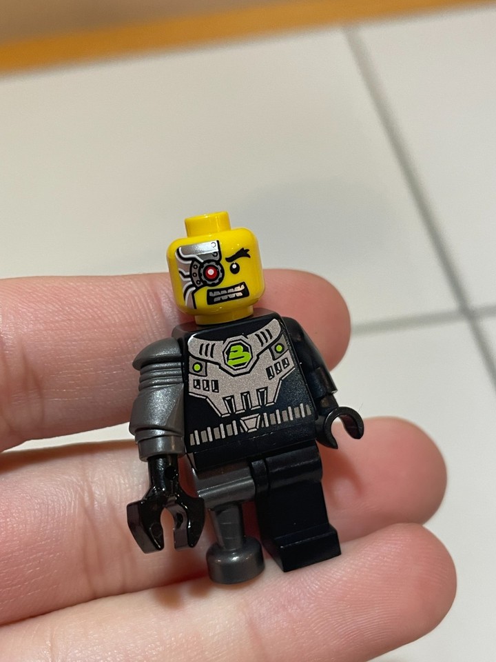LEGO Blacktron Space Villain Minifigure - 8803 Collectible Series 3 CMF ...
