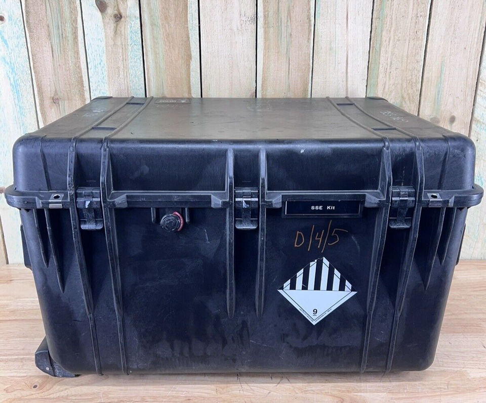 Pelican 1660 Protector Case Black Rolling Waterproof Good Condition AB ...