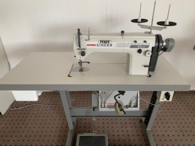 PFAFF SINGER NADEL 134 Freiarmnähmaschine Lederwaren Stoffe Nähtisch ...