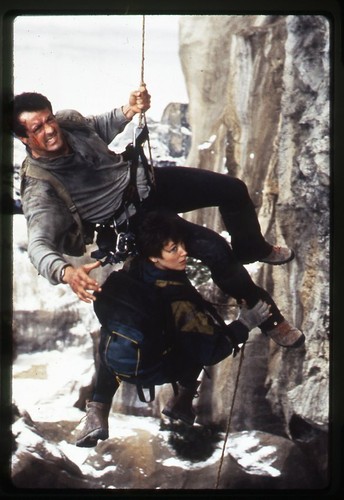 CLIFFHANGER CAST Sylvester Stallone John Lithgow Janine Turner 1993 ...