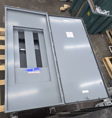 NEW SQUARE D 600 AMP MAIN LUG 3R I-LINE PANELBOARD 480Y/277 VAC 63in CB ...