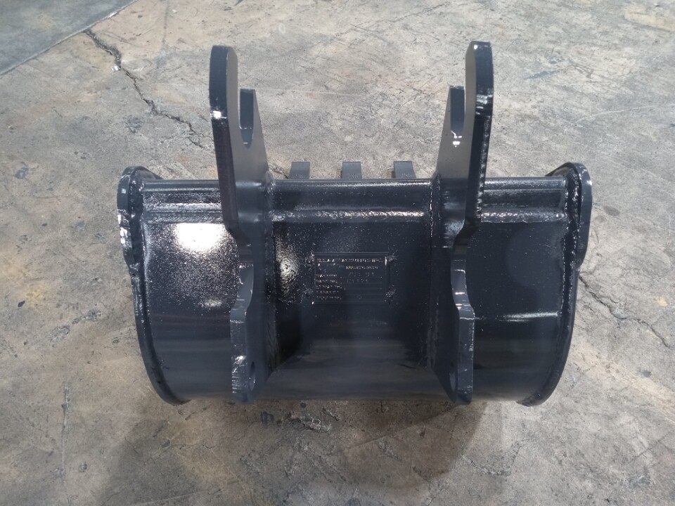 24 Inch Excavator Bucket Fits Kubota U35 Quick Attach by USA ...