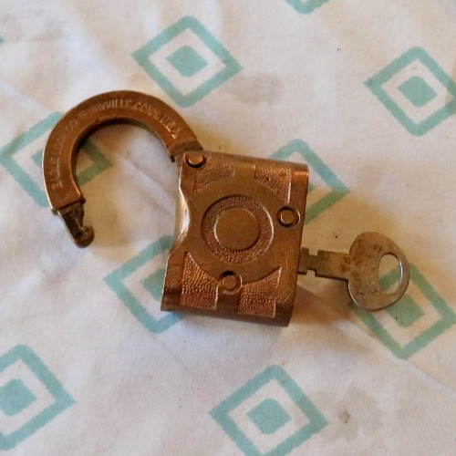 RARE Vintage Eagle Lock Company Conn CT Pad Lock Padlock & Key Security ...
