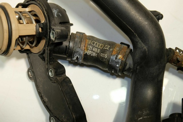 AUDI A6 S6 A7 Coolant hose Kühlmittelschlauch 06E121045AB thermostat ...