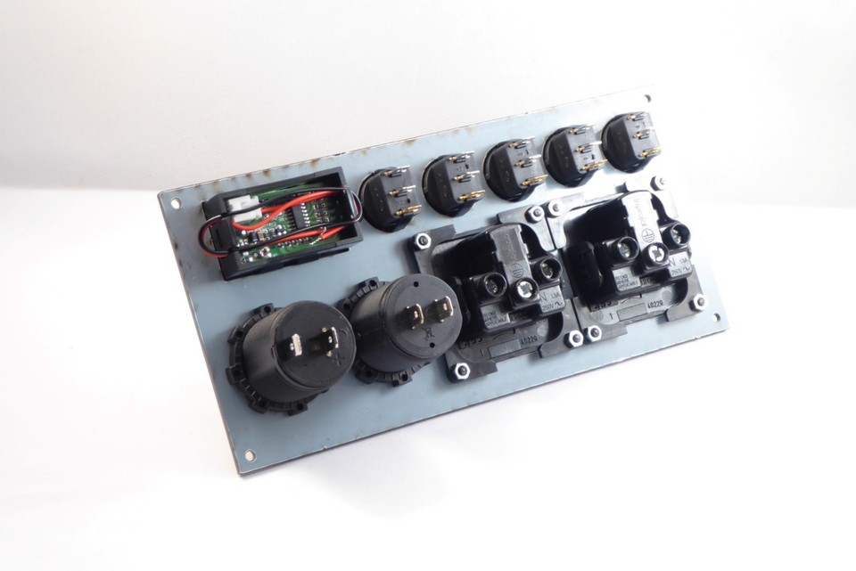 Campervan Camper Switch Panel 12V/240V USB C Voltmeter Split Charger ...
