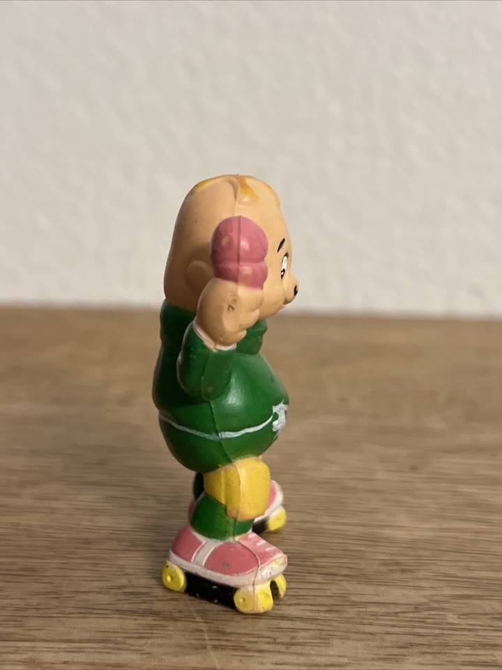 Theodore Chipmunk W/skates & Ice cream 2.5” Figure VNTG (1983) Plastic ...