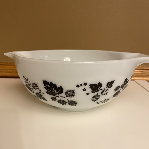 Pyrex 443 2-1/2 qt Black And White Gooseberry Cinderella Mixing Bowl | eBay