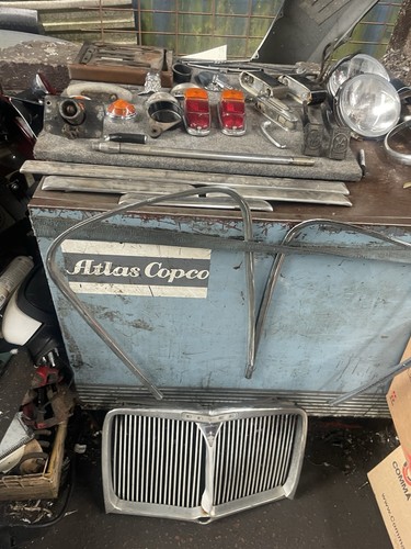 ROVER P4 110 JOB LOT PARTS LIGHTS CHROME COLUMN PEDALS TOOLS AUTOJUMBLE ...