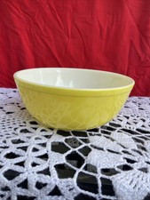 Vintage PYREX Yellow 4 Quart Mixing Bowl 404 Primary Color Yellow Large ...