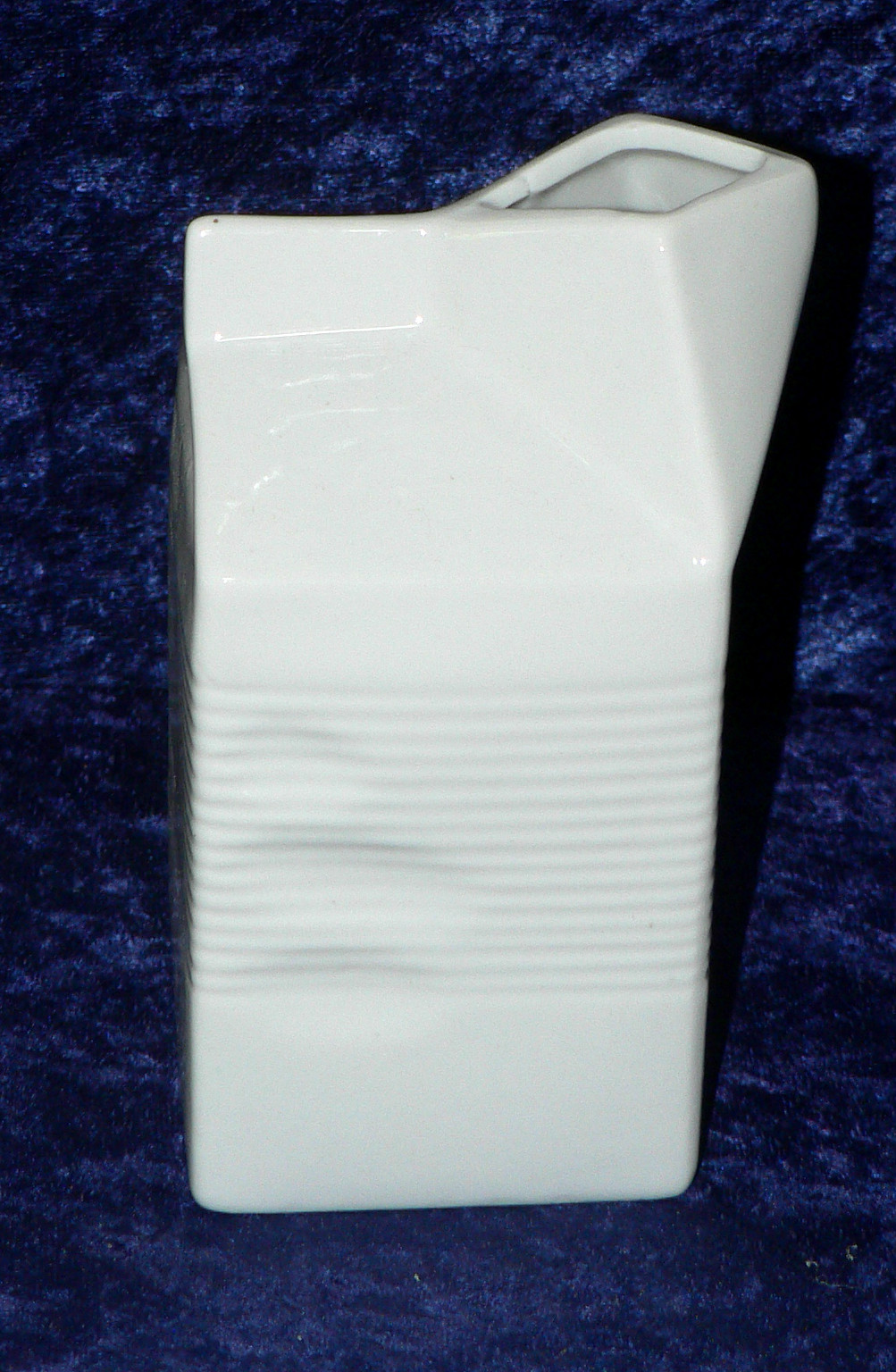 Milk carton shaped jug off white ceramic decorated with cows. 2 sizes 3 ...