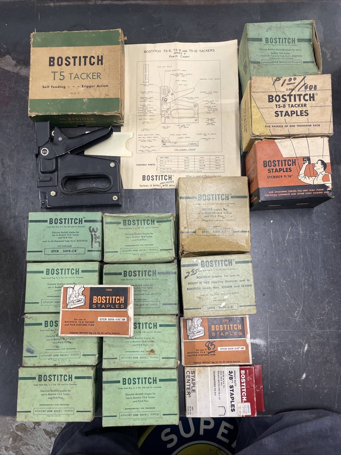 Vtg Bostitch T5 Tacker w/ 1/4” 3/8” 9/16” Staples for T5-8 40,000+ Made ...