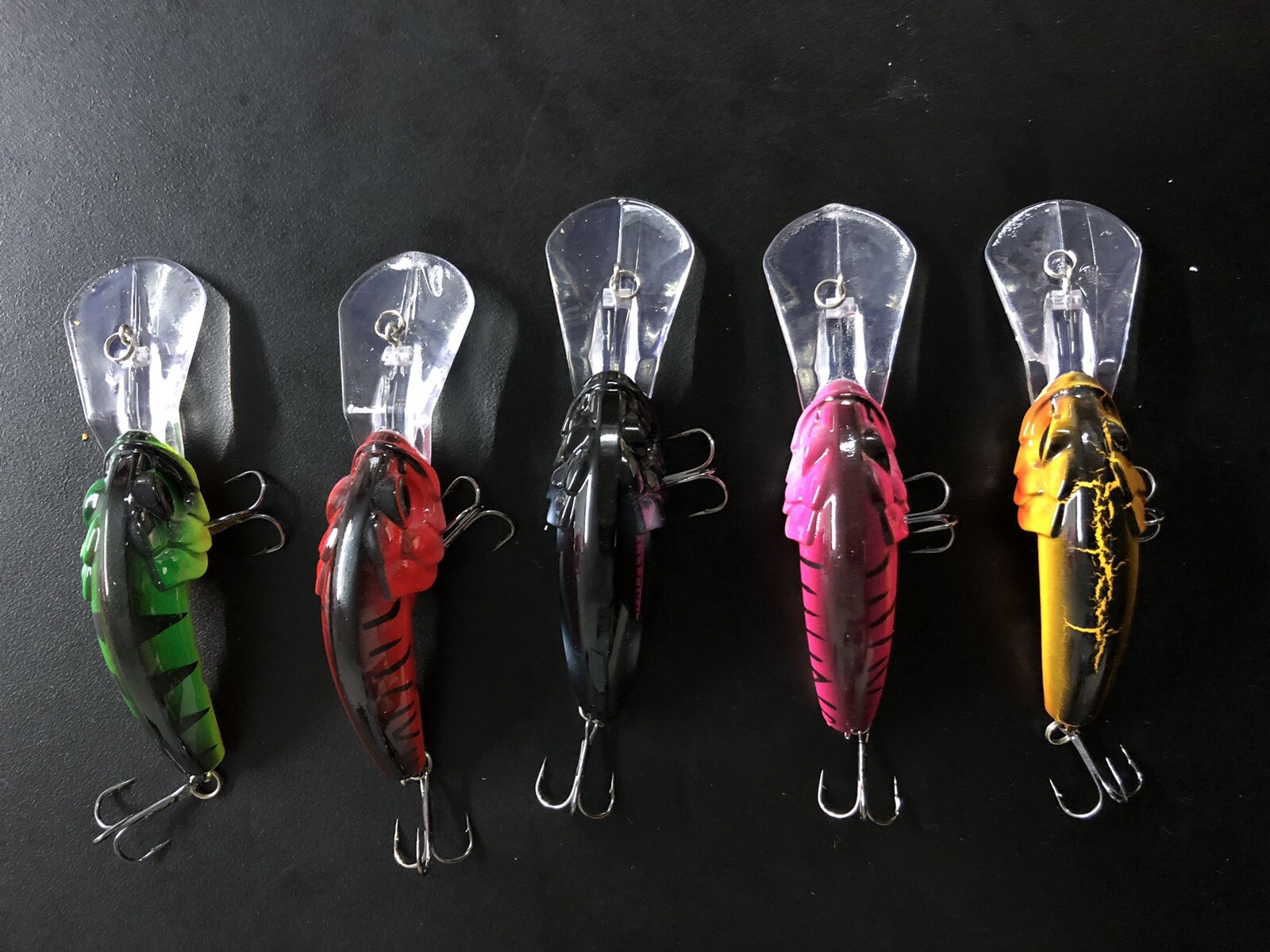 5 assorted coloured hardbody lures for yellowbelly bass murray cod ...