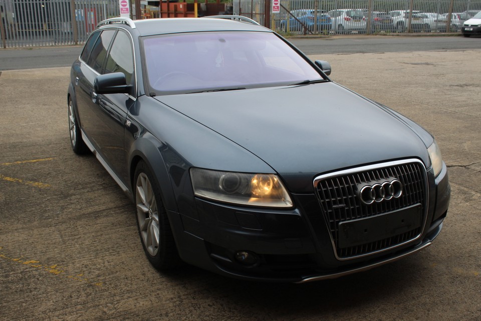 Audi A6 C6 Stützwinkel für rechten Flügel 4F0821136A | eBay