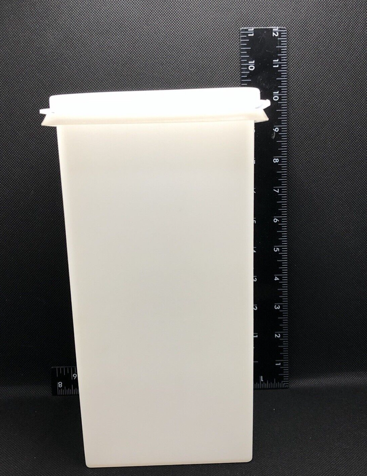 Tupperware #1314 Saltine Cracker Keeper with #1315 Lid / Seal | eBay