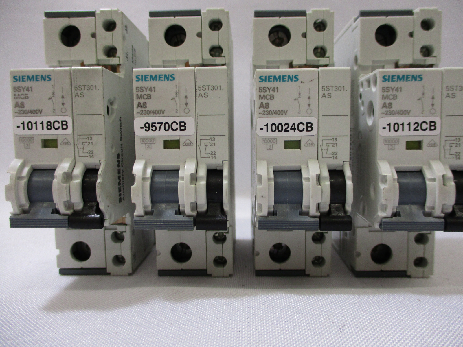 (LOT OF 4) SIEMENS 5SY4108-5 CIRCUIT BREAKER w/5ST3010 AUXILIARY SWITCH ...