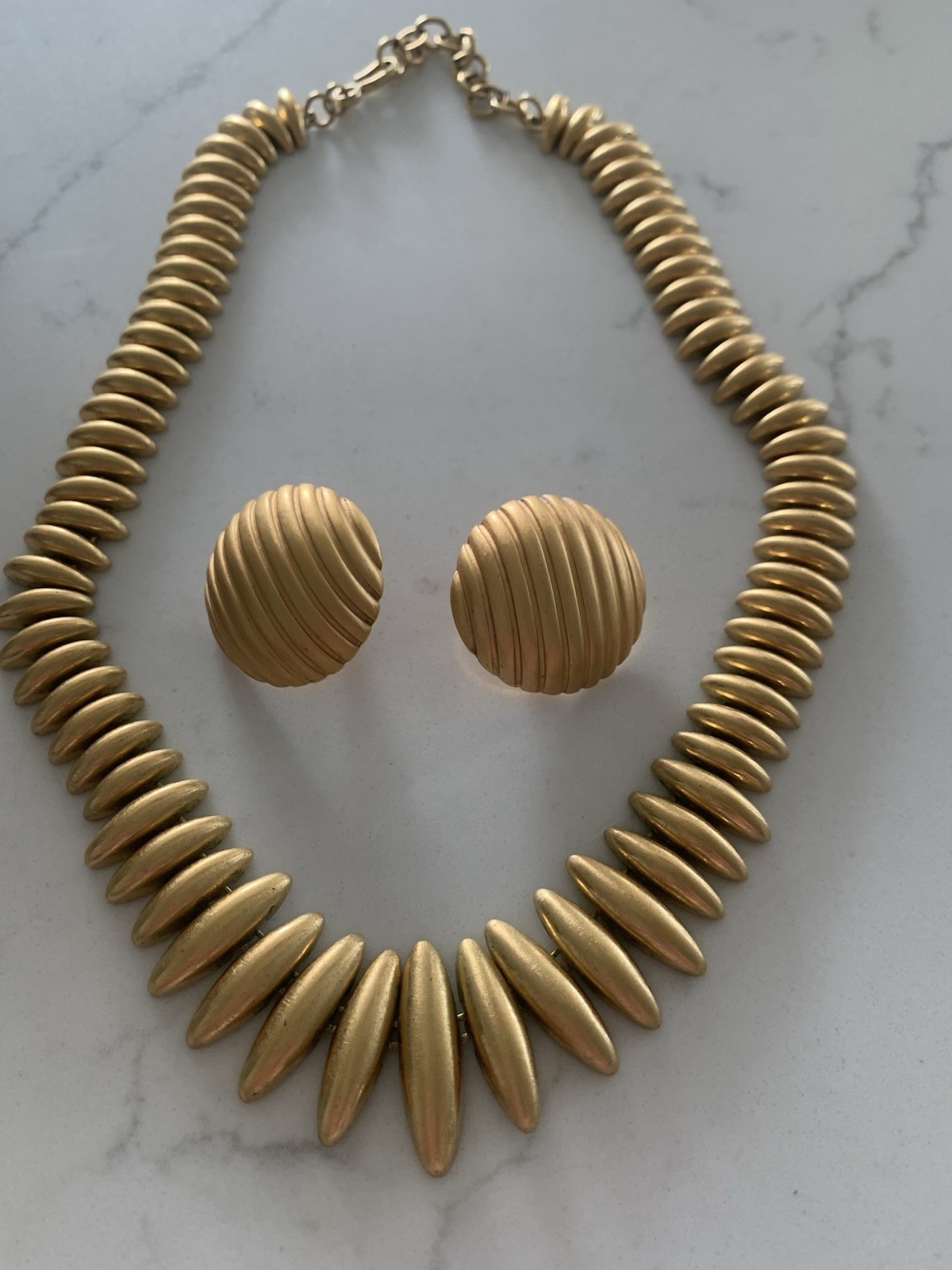 Vintage MONET Brushed/Matte Metal Links 16 To 18" Nec… - Gem