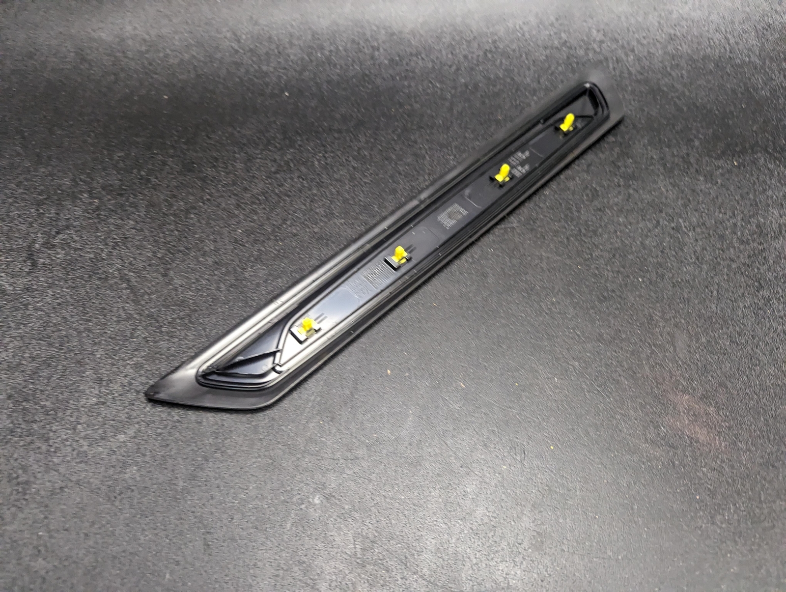 Front Right Door Sill Scuff Plate 2018 BMW 330i 51477263315 2017 2019 ...