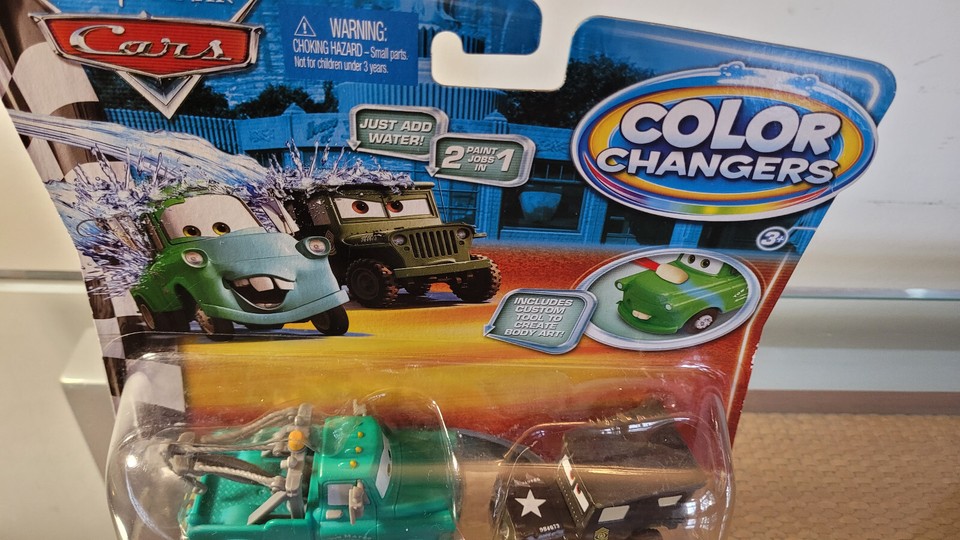 DISNEY PIXAR CARS ORIGINAL COLOUR /COLOR Changer MATER & SARGE/USA VERY ...