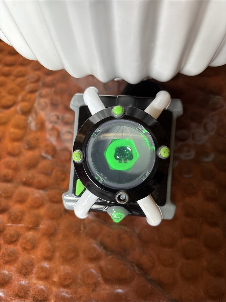 Polish - Ben 10 Playmates #76931 Deluxe Omnitrix 2017 Toy, 100+ Alien ...