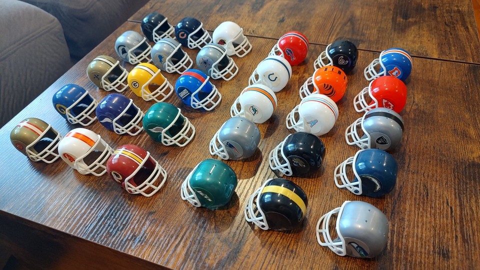 Lot of 30 Vintage 1996 NFL Mini Gumball Football Helmets NFC/AFC VG ...