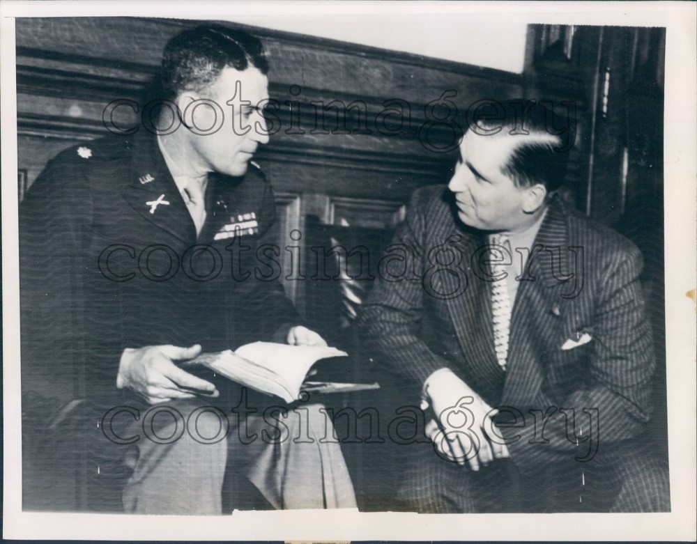1947 US Army Major Arthur Wermuth With Lt Col Maynard Weaver Press ...