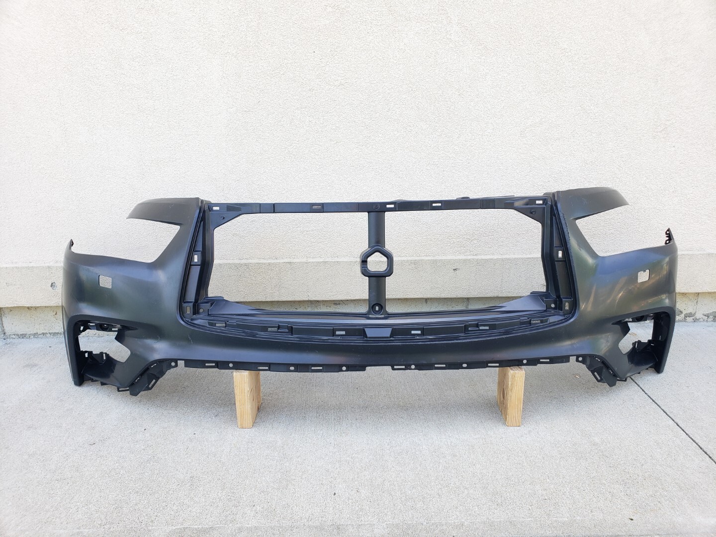 18 19 20 2018 2019 2020 INFINITI QX80 FRONT BUMPER 62022 6GW0H NEW OEM ...