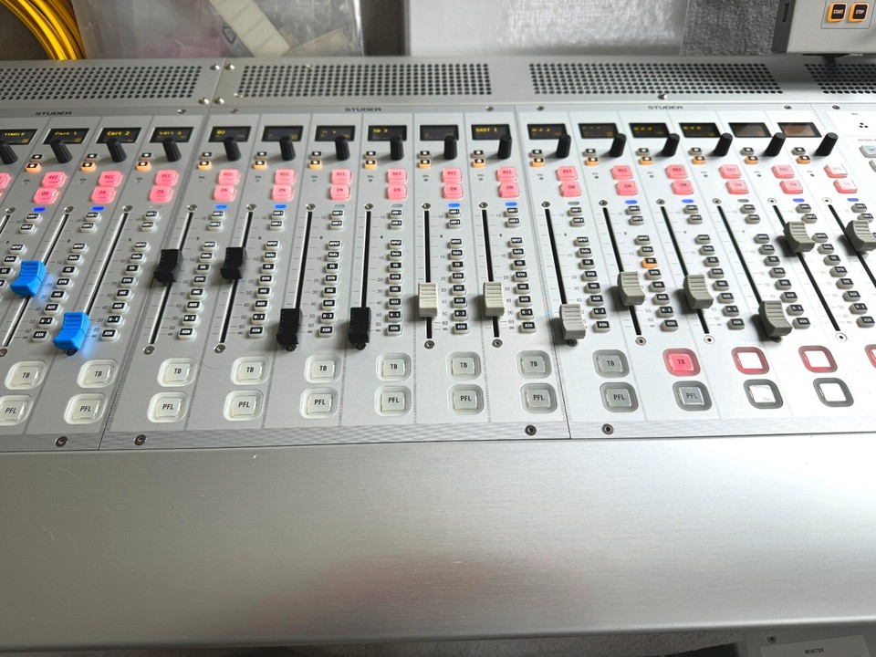 Studer ON AIR 2500 onair broadcast highend Mix Console Madi AES Analog ...
