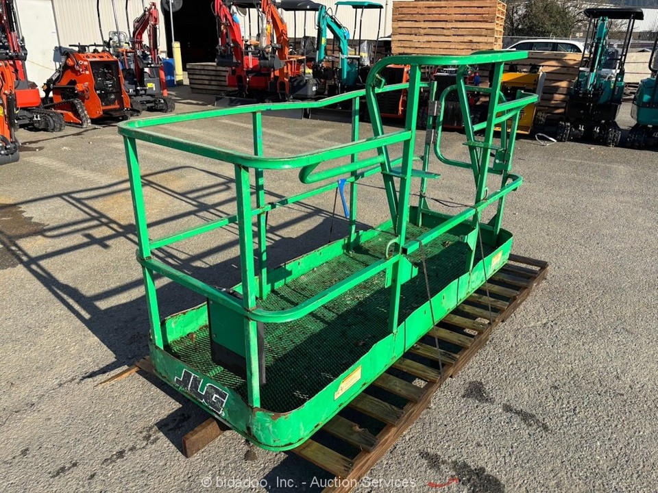 JLG Mobile Boom Lift Aerial Industrial Work Platform Elevated Stand ...