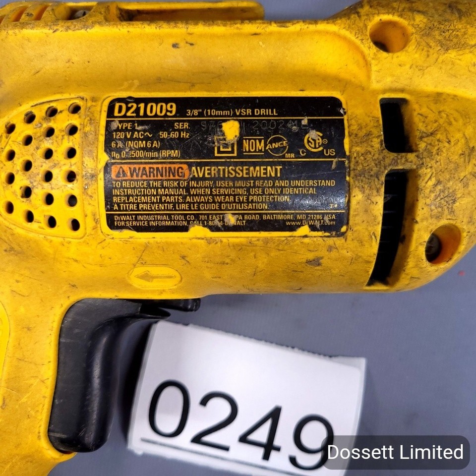 Dewalt D21009 - 3/8" 6 A - Keyless Variable Speed Reversable Corded ...