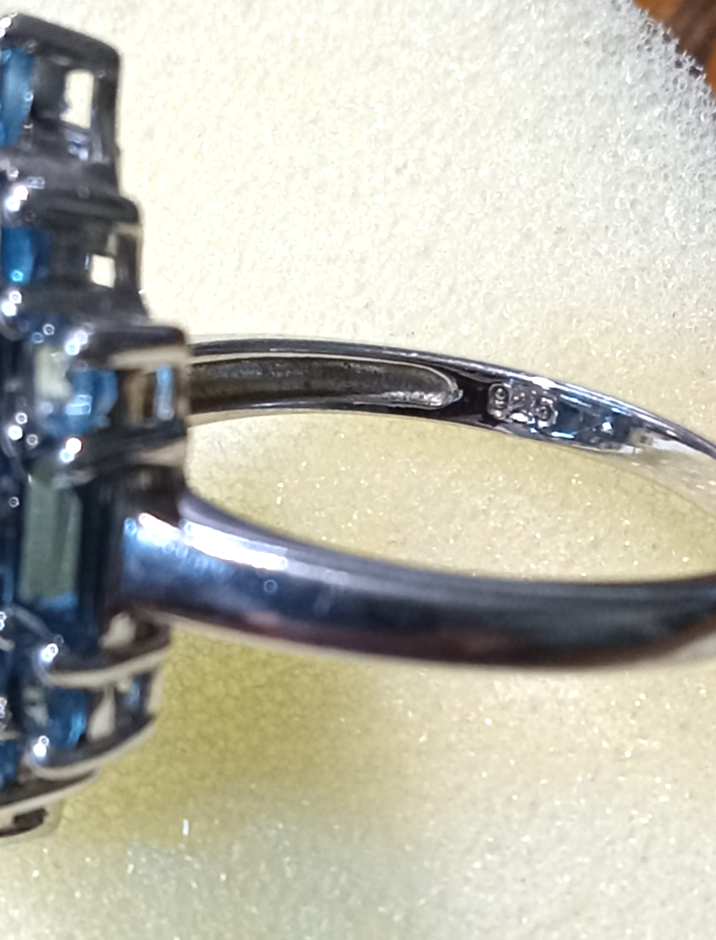Blue topaz sterling cluster STS ring Beautiful sz 9 Round /Emerald cut ...