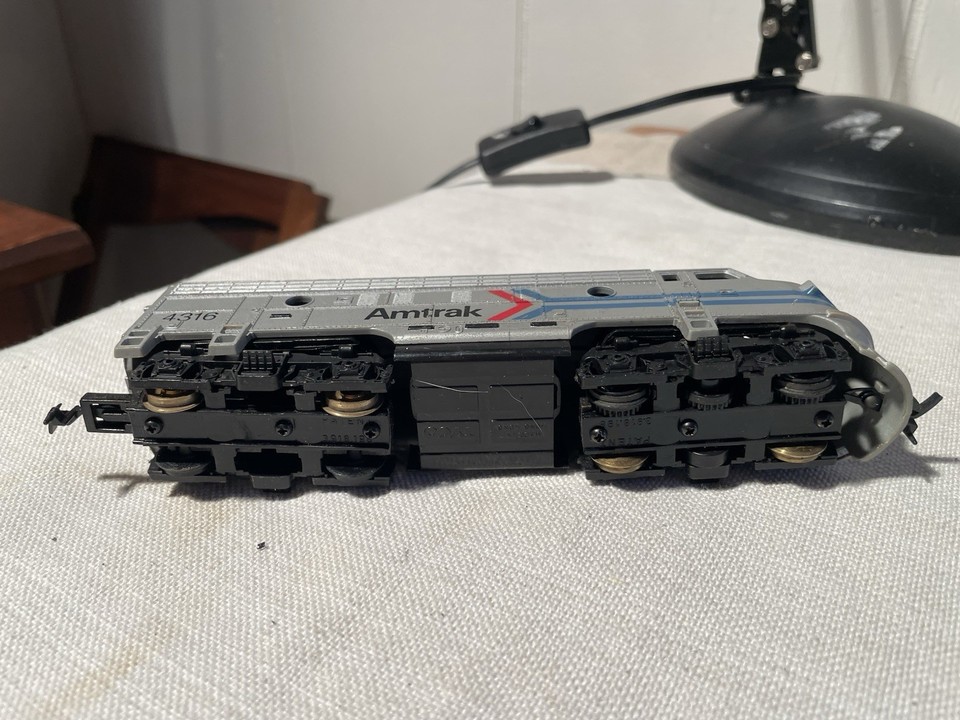 HO Scale Tyco Amtrak F9 Diesel Locomotive #4316 – Powers On – Needs ...