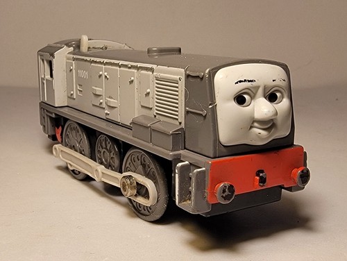 2005 Gullane Tomy Thomas Friends toy train Diesel motorized engine (Non ...