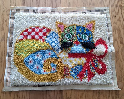 Latch Hooked Calico Cat Rug Wall Hanging Unfinished Binding Boho 26" X ...