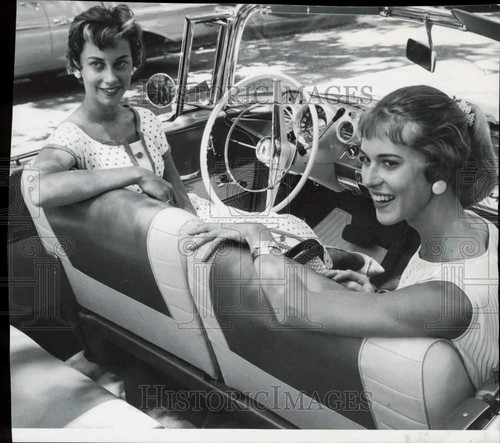 1959 Press Photo Post Debutantes Arrive for Winter Deb Ball Meeting, CO ...