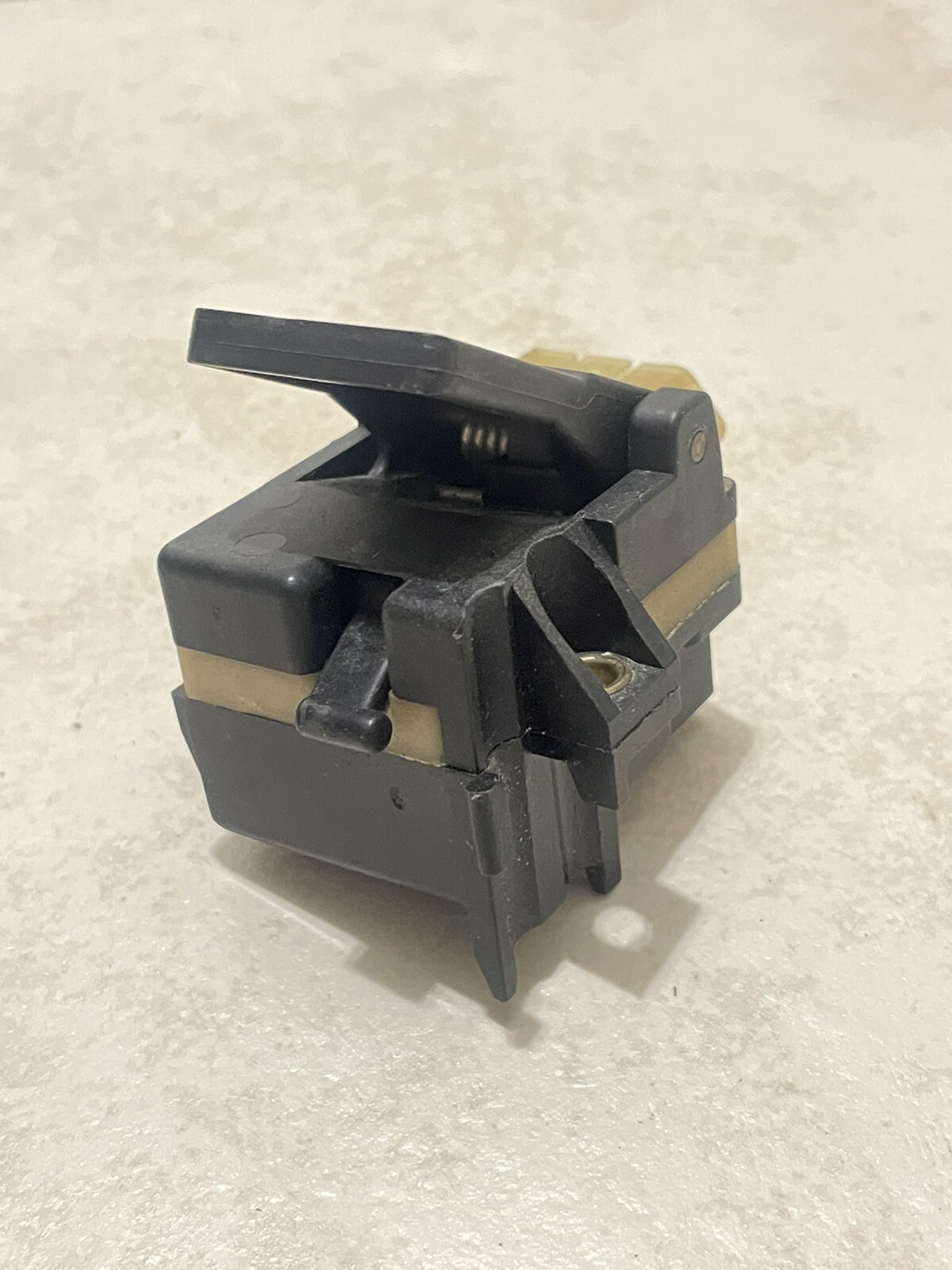 89-02 Cadillac Power Trunk Lid Hatch Pull Down Motor 5-Pin Relay Switch ...