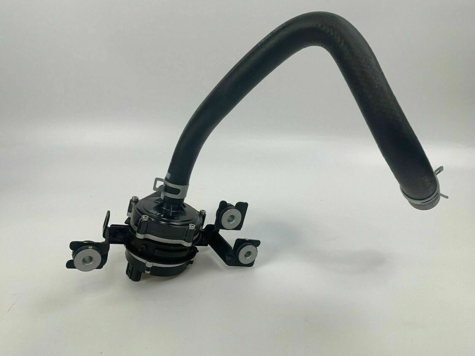 GENUINE Heater Exchange Auxiliary WaterPump 17-20 for Ioniq Kia Niro ...