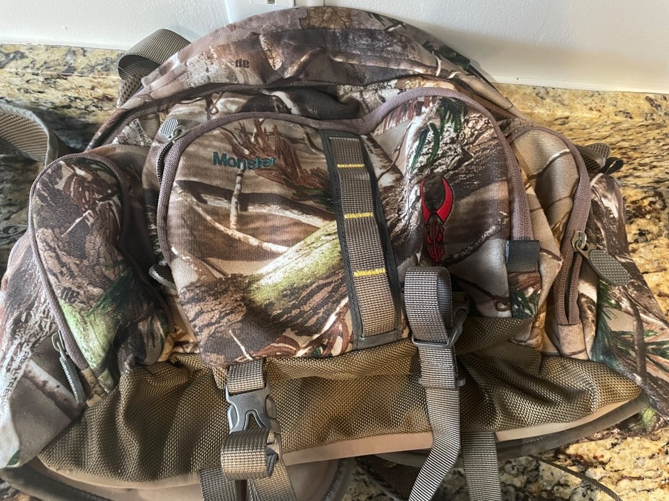 Badlands Monster Fanny Pack Realtree Camo Hunting Waist Style Bow And ...