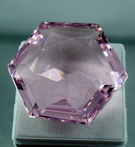 69,80 ct. Topaze rose bébé à facettes hexagonales coupées en vrac ...