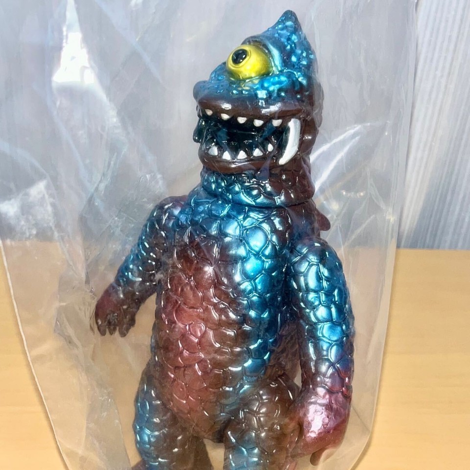 Zagora Brown Metallic Blue Target Earth Marmit Soft Vinyl Sofvi Pachi Monster Re | eBay