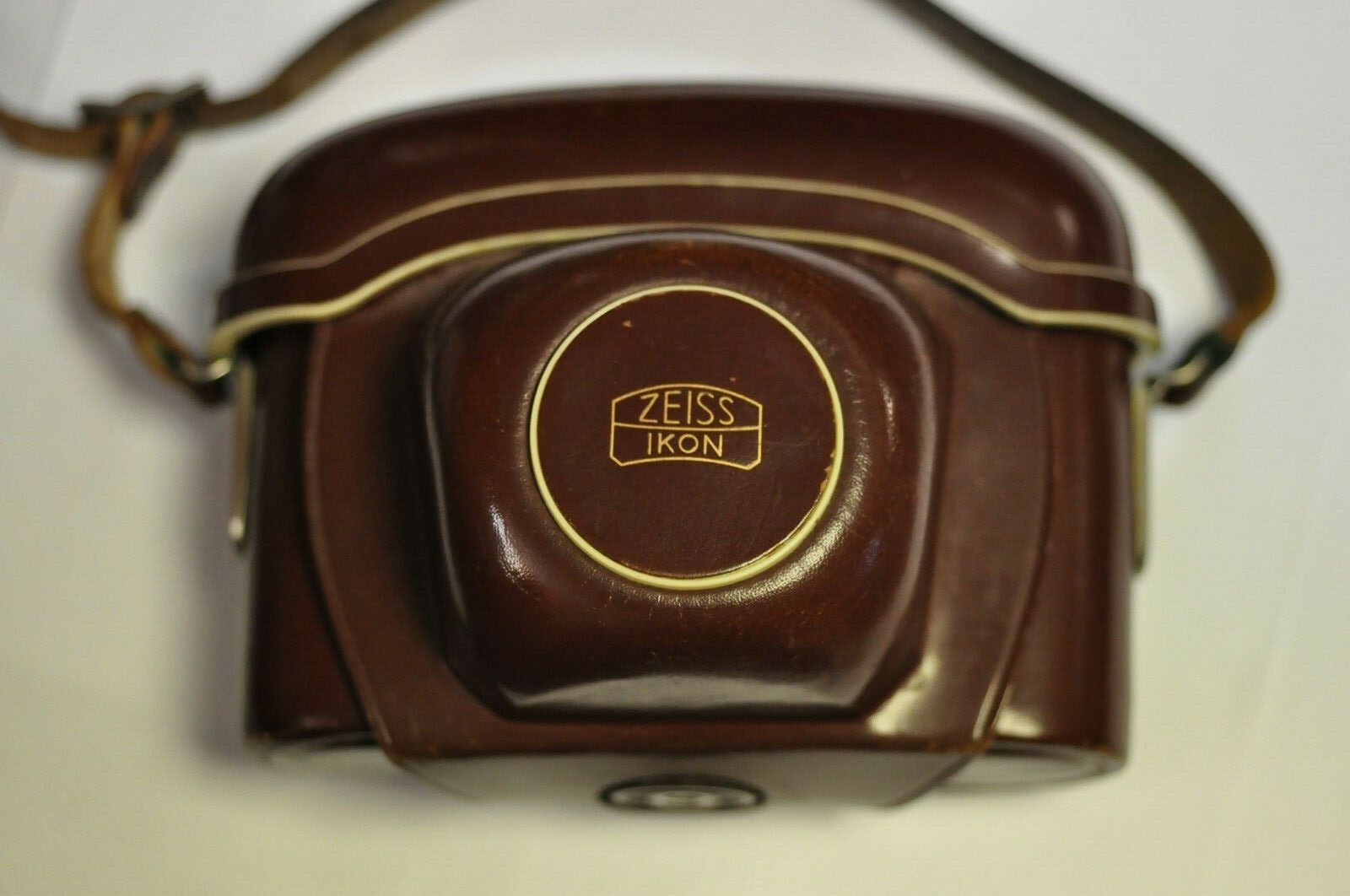 Zeiss Ikon Contina 35mm camera with the 45mm f2.8 Pantar, lens cap ...