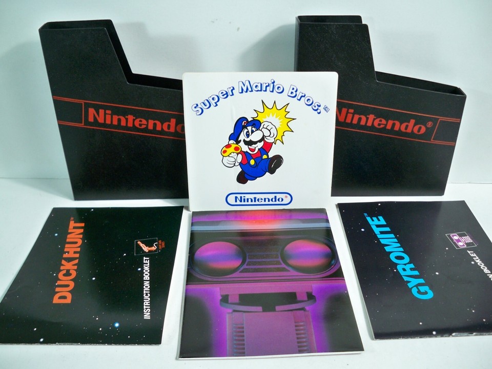 K23i14238 NINTENDO DELUXE SET W BOX ROB ROBOT, 2 CONTROLLERS, GYROMITE ...