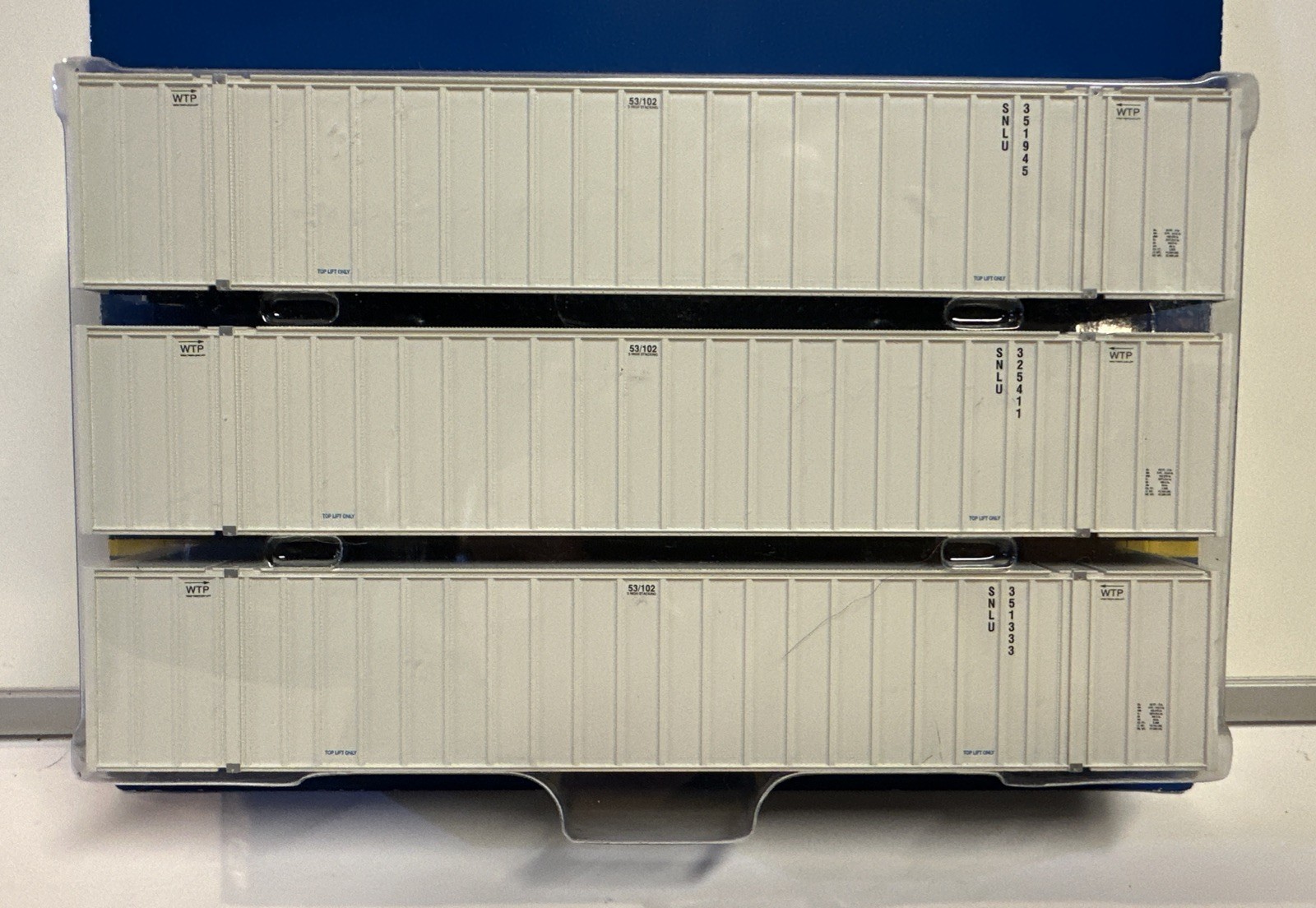 Athearn HO Scale Pack Of 3 Schneider National 53' Stoughton Containers ...