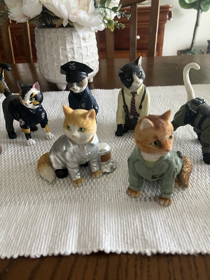 Hamilton Collection Cat Figurine. 10 In Total | eBay